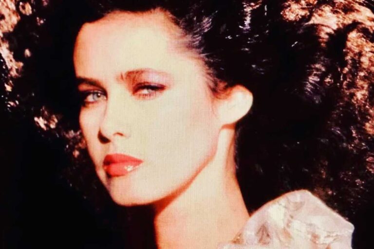 Ci lascia Dayle Haddon: volto iconico della moda e del cinema. Ecco le ...